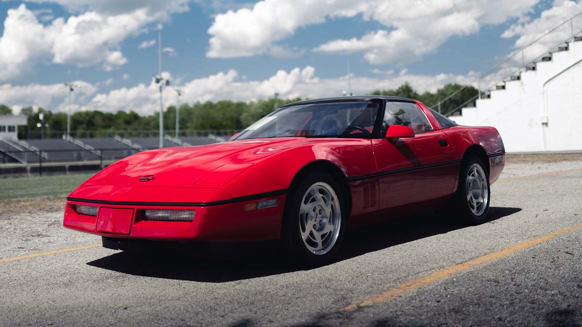 1990 Chevrolet Corvette ZR-1 Is A 92-Mile Time Capsule