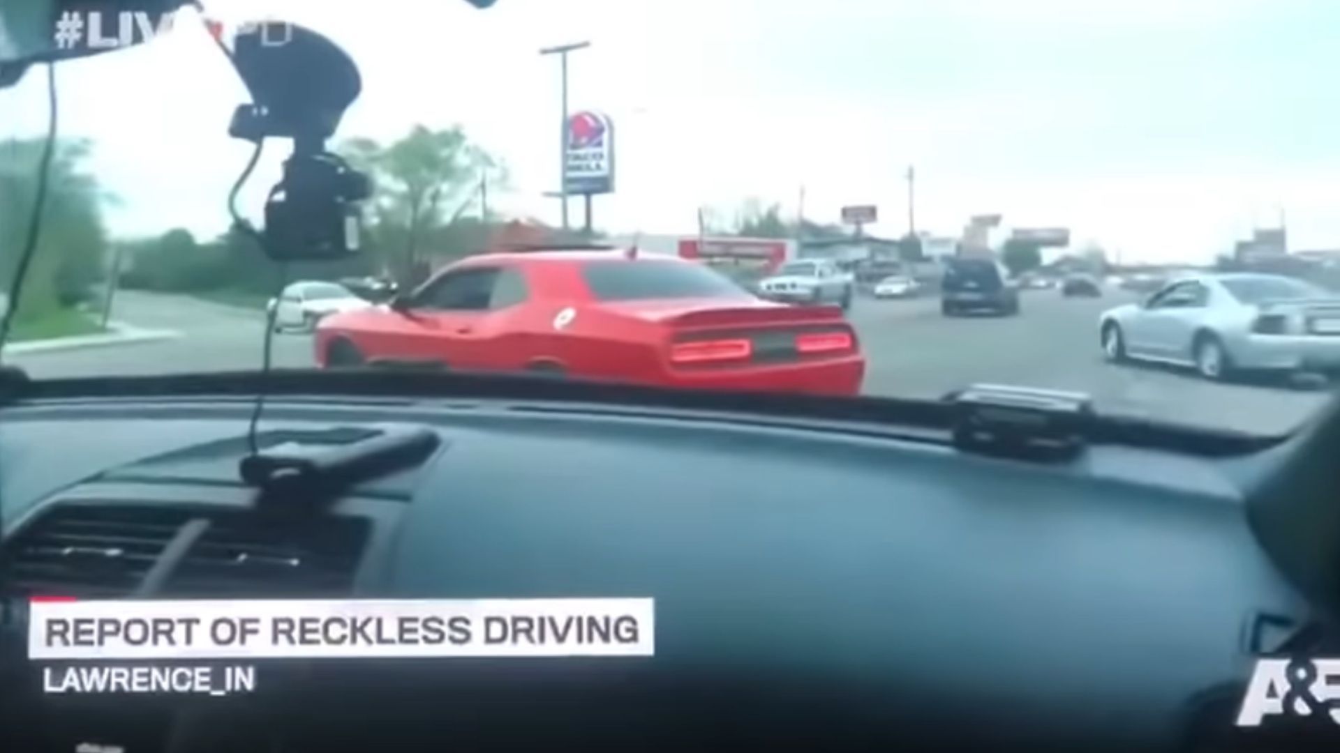 Dodge Hellcat Smokes Pursuing Cops
