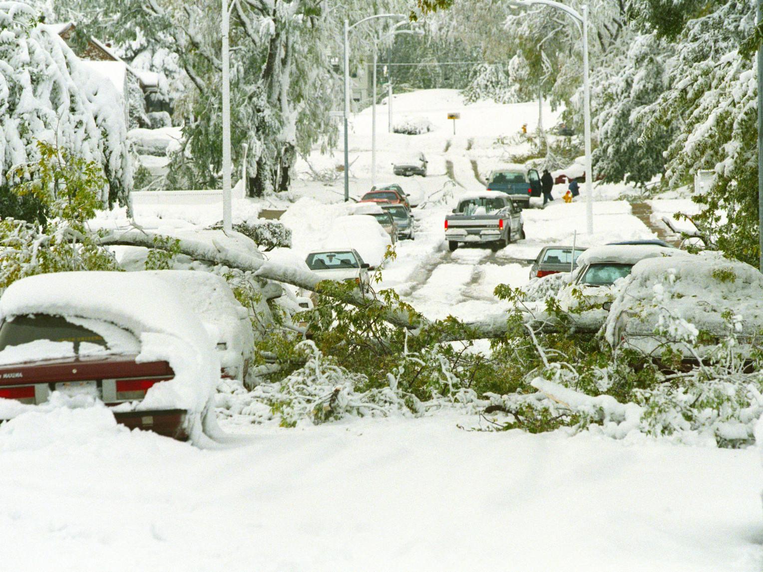 Omaha Citizens Rush To Clear Snow After 1997 Storm