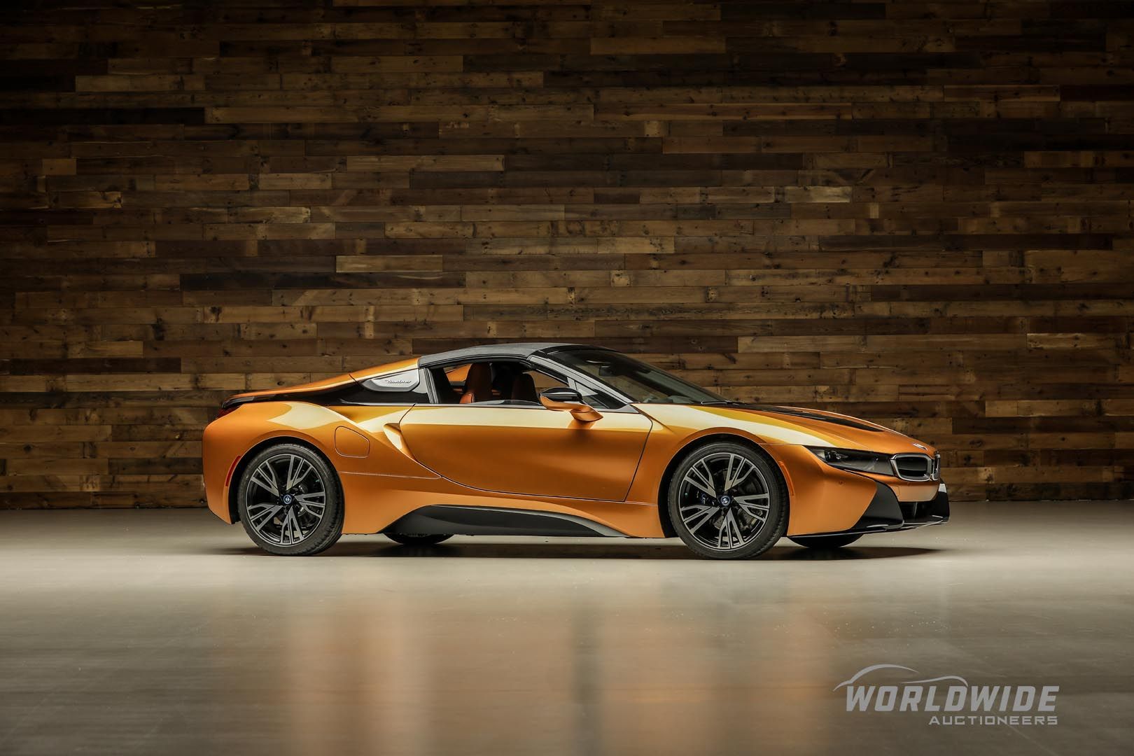 322-Mile 2019 BMW i8 Roadster Is Selling At Worldwide