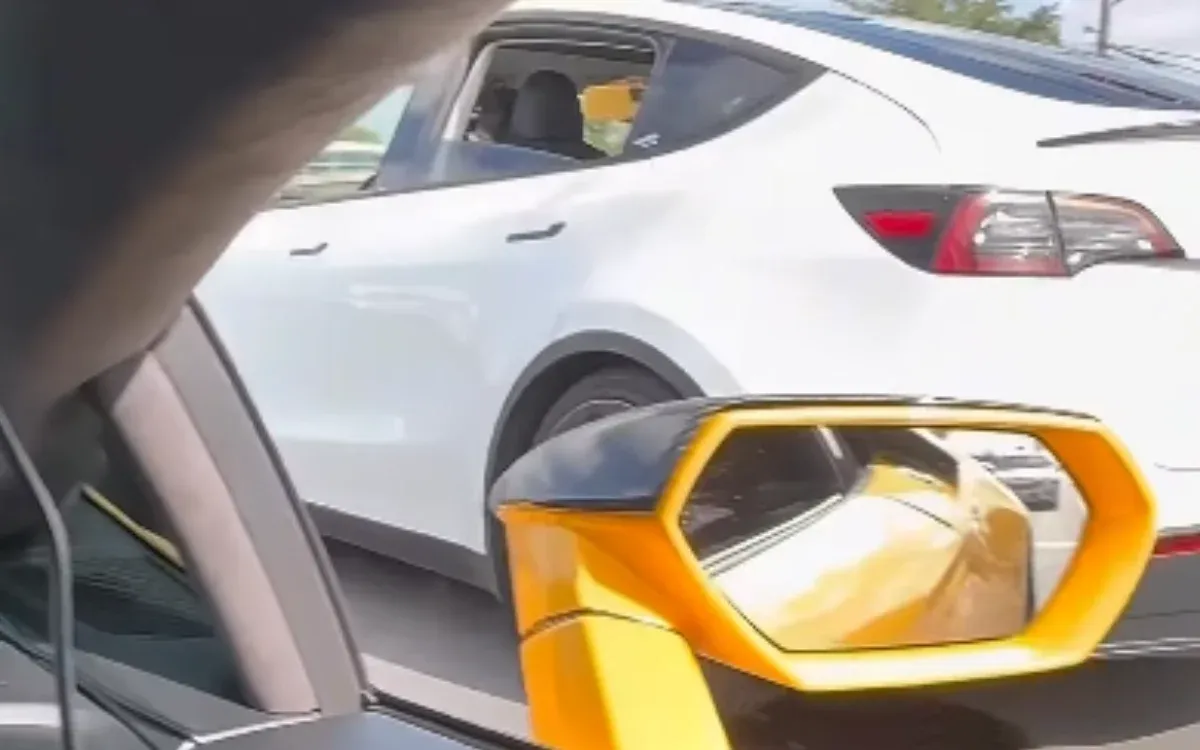 Tesla Driver Challenges Lamborghini in Traffic, Quickly Learns a Loud ...