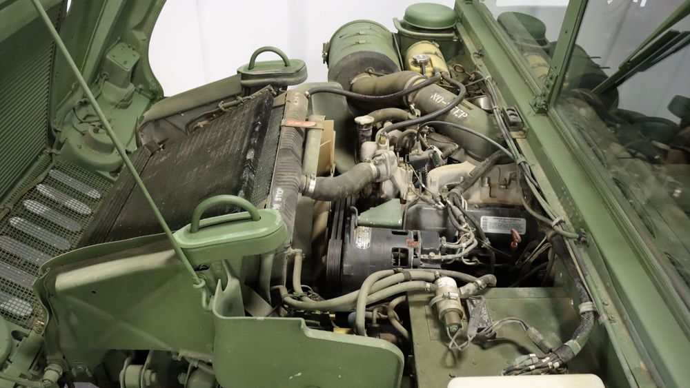 1989 AM General M998 Humvee Helps You Hang Tough