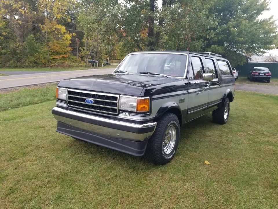 Facebook Oddity: 1990 Ford Centurion C350