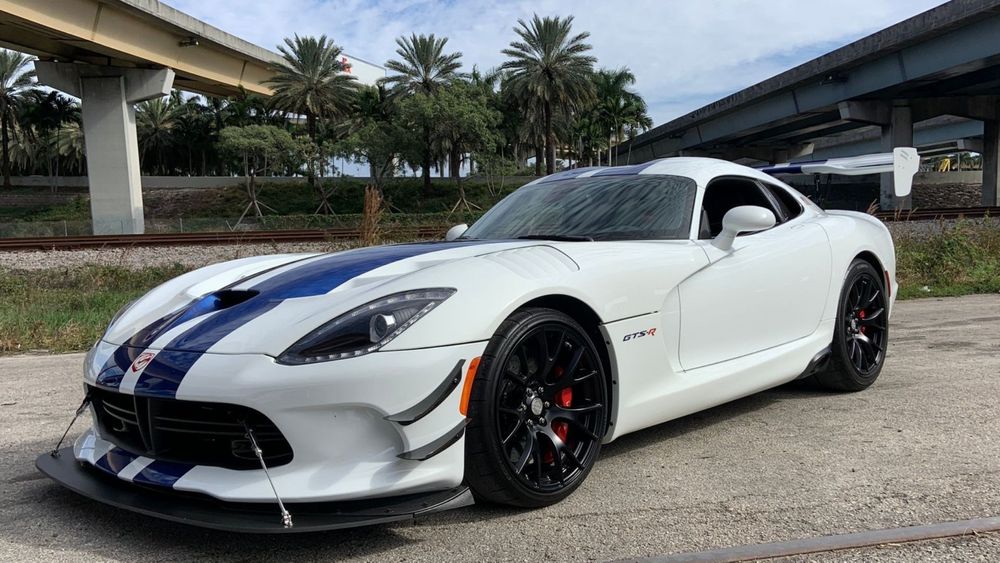 2017 Dodge Viper GTS-R Celebrates The Legacy
