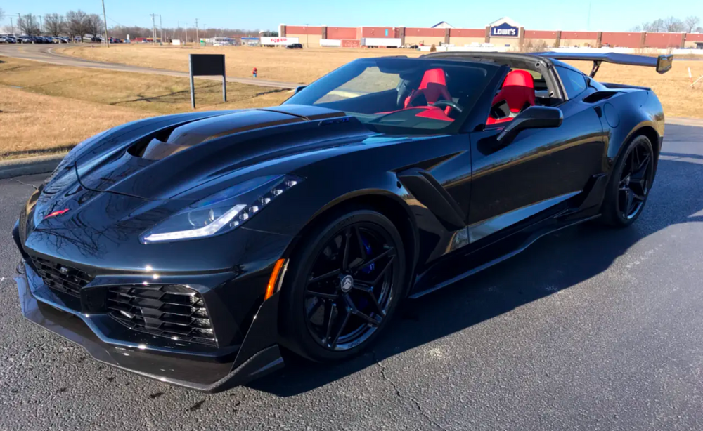 C7 ZR1 Beats Ford GT At Its Own Game