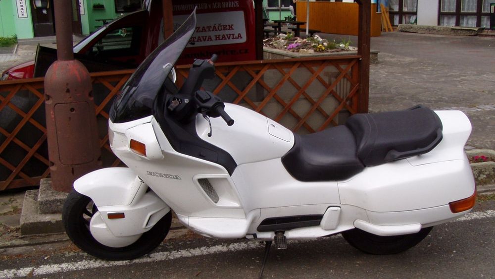 Motorcycle Monday: Honda PC800 Pacific Coast
