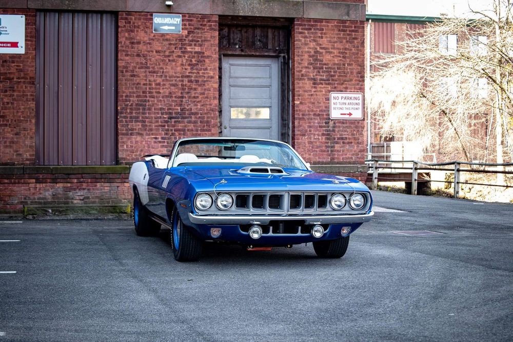 Massive 572 Hemi Engine Moves This 1971 Plymouth Cuda