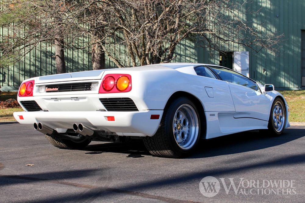 Vicious Lambo Shows Modern Performance What True Speed Means