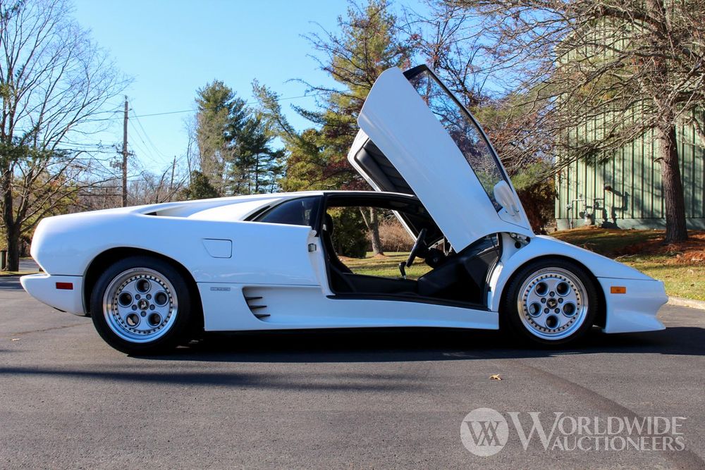 Vicious Lambo Shows Modern Performance What True Speed Means