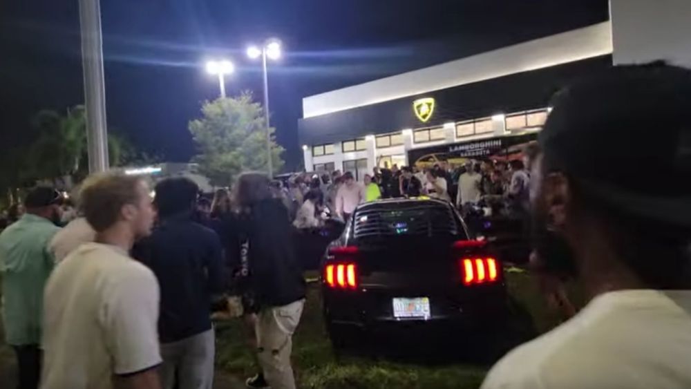 Mustang Plows Into Crowd At Florida Meet