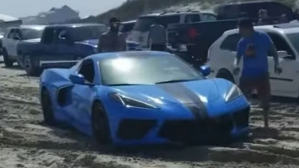 C8 Corvette Beaches Itself In Texas