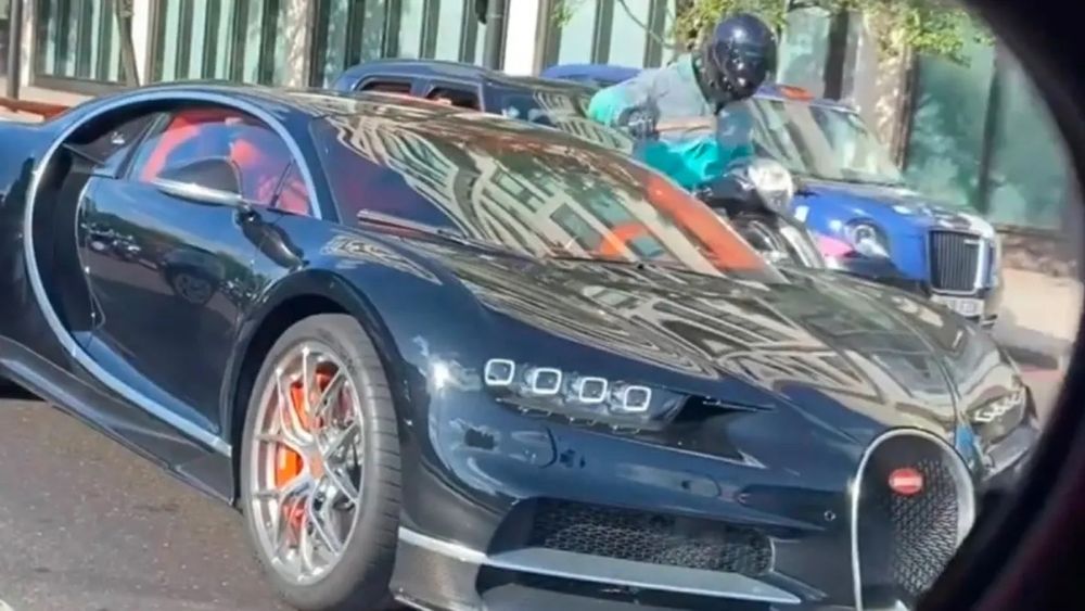 Thieves On Scooters Attack $4.8 Million Bugatti In Traffic