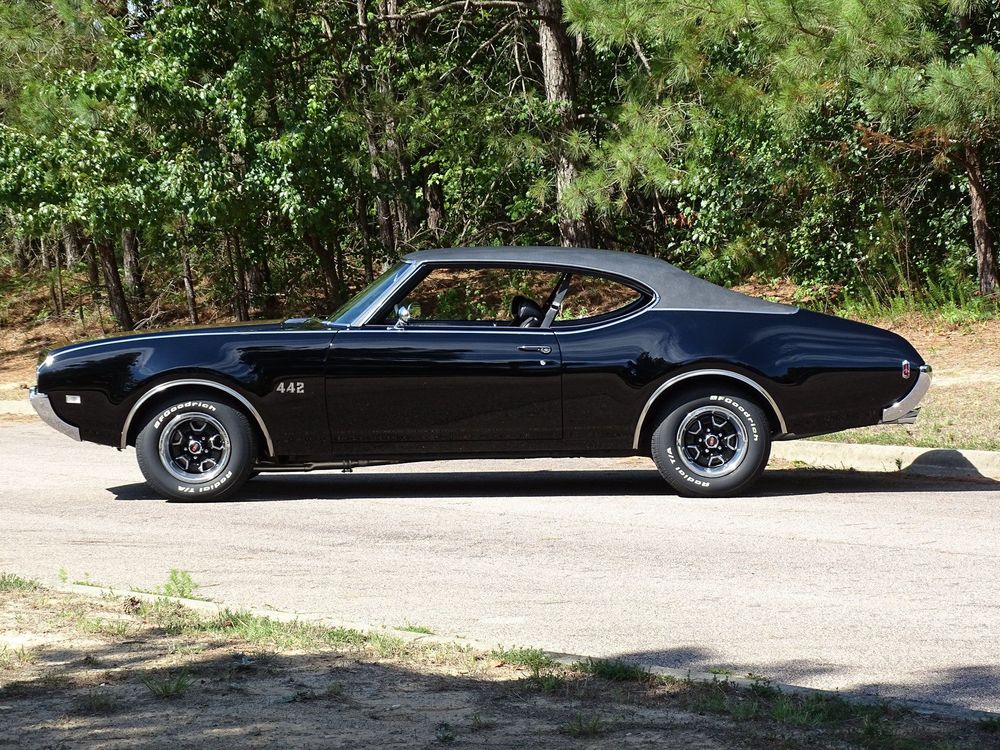 Restored Olds 442 With 455 V-8 Selling at the Raleigh Classic Auction