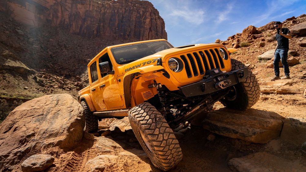 Inside A Jeep Gladiator Beats A Demon Heart