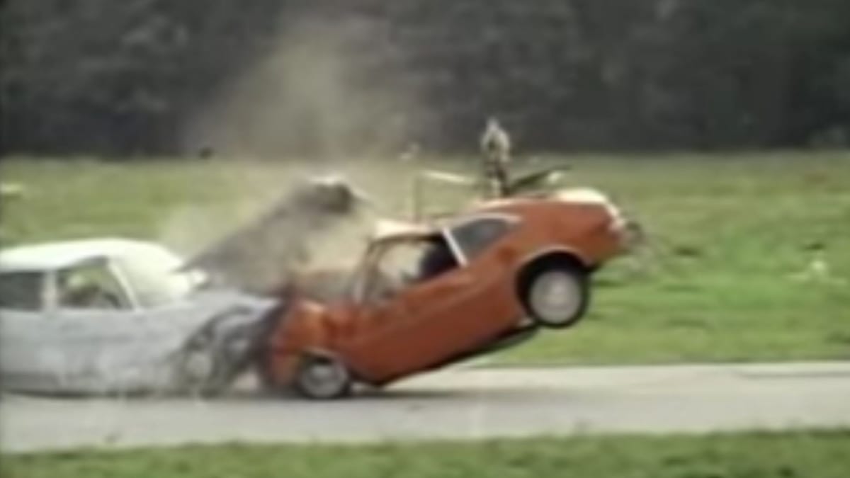 These Old IIHS Car Crash Videos Are Horrifying
