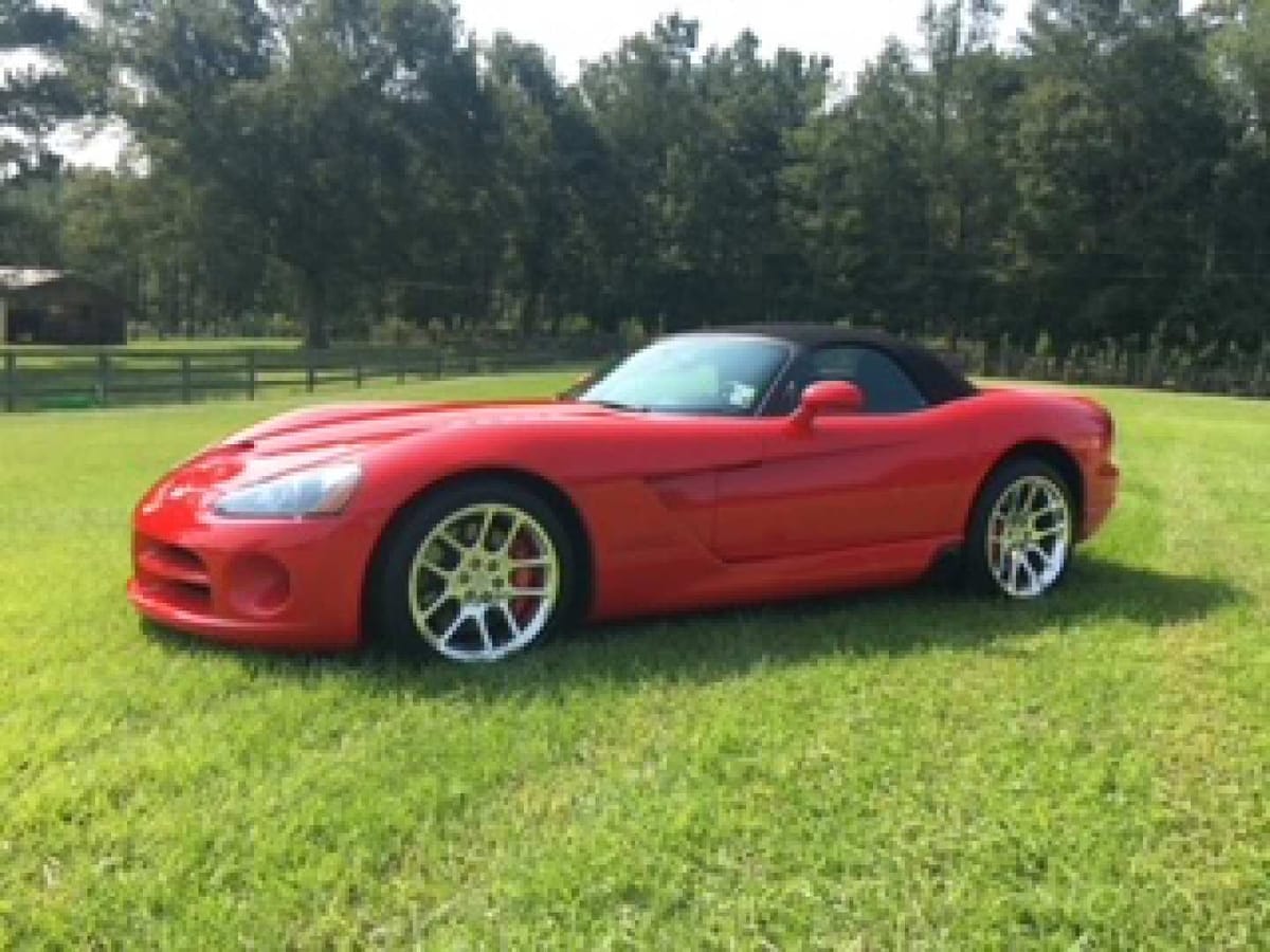 Low Mileage 2004 Dodge Viper Will Run Circle Around