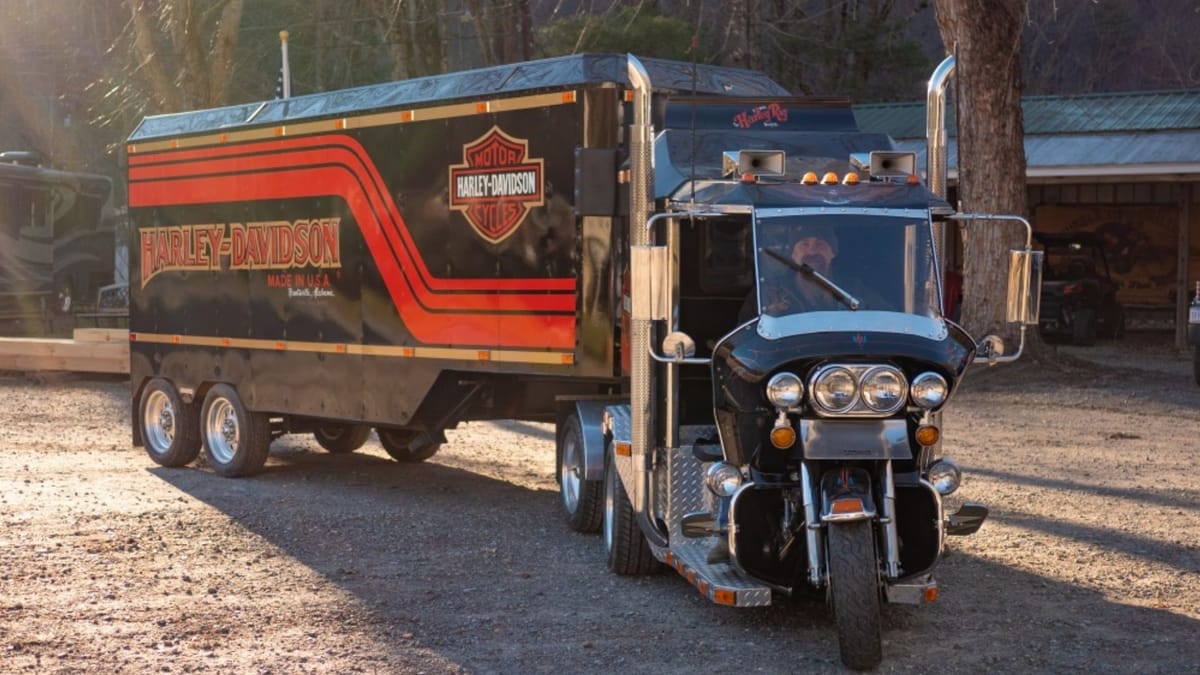 Motorcycle Monday: 9-Wheel Harley Rig Is Amazing