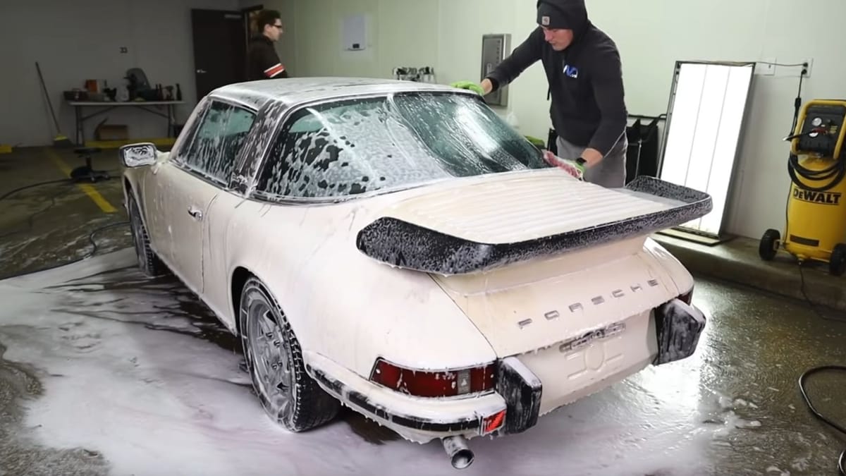 Barn Find Porsche 911 E Targa Gets Washed