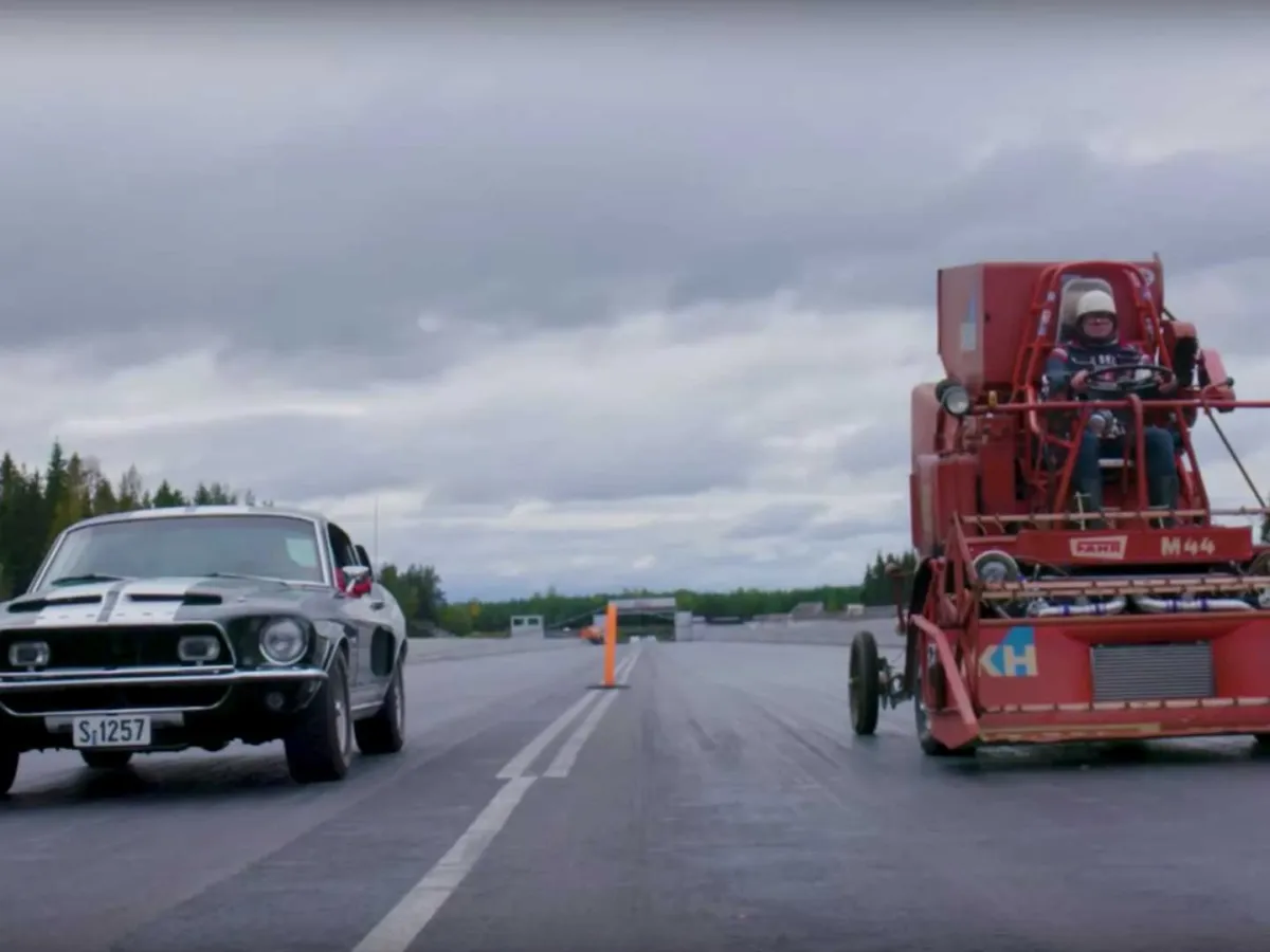 Combine Harvester Drag Races Muscle Cars
