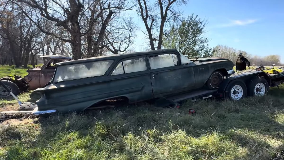 Rare 1960 Chevrolet Biscayne Wagon Resurfaces After Decades in a Field