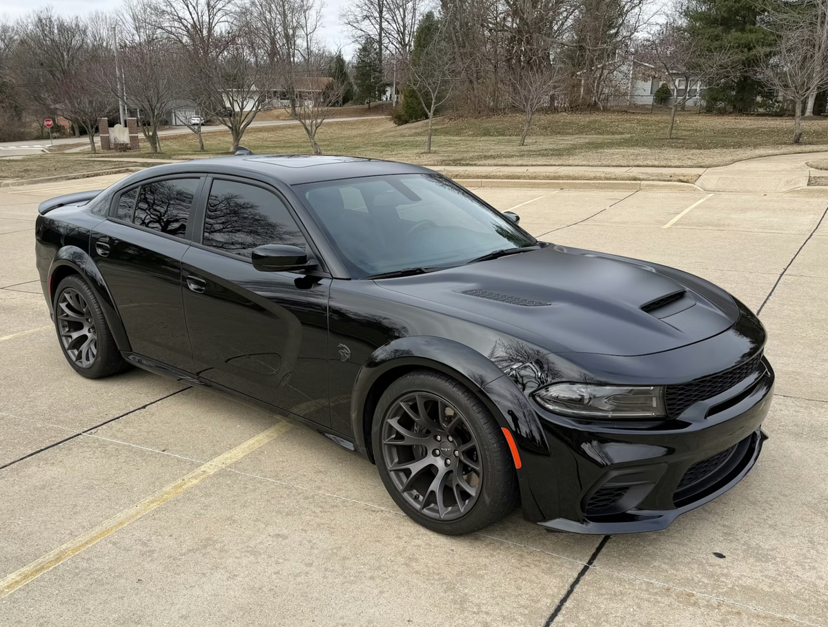 Low-Mileage 2022 Dodge Charger SRT Hellcat Widebody Nears Auction Close ...