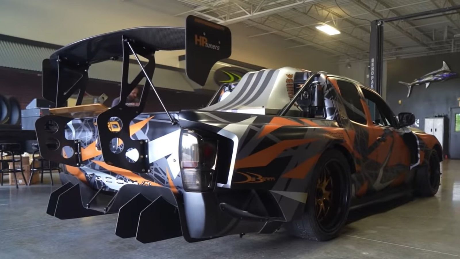 Toyota Tacoma Uses NASCAR V8 For 900-Horsepower