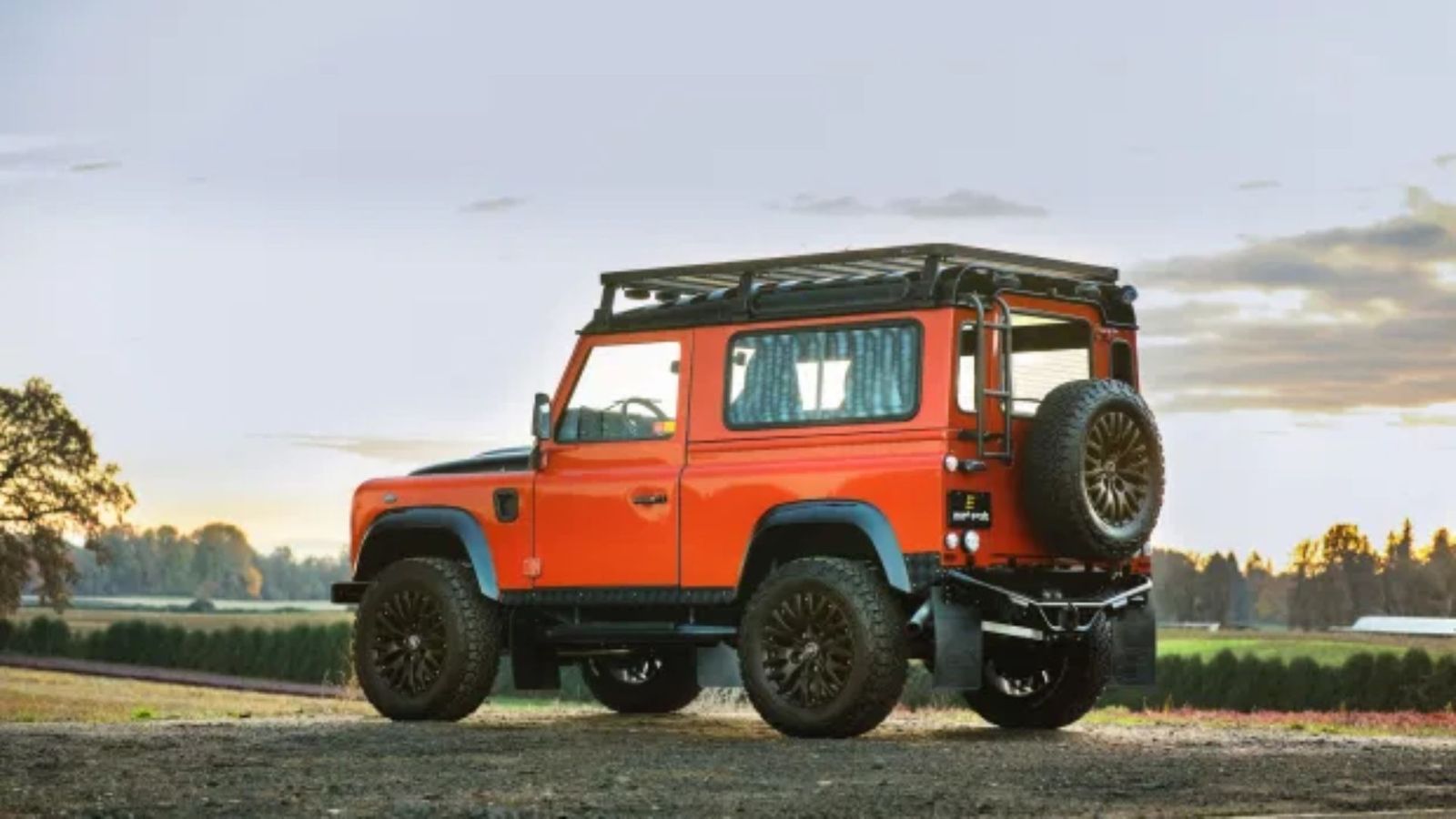 Conquer The Earth: Arkonik 1990 Land Rover Defender 90 200 TDi