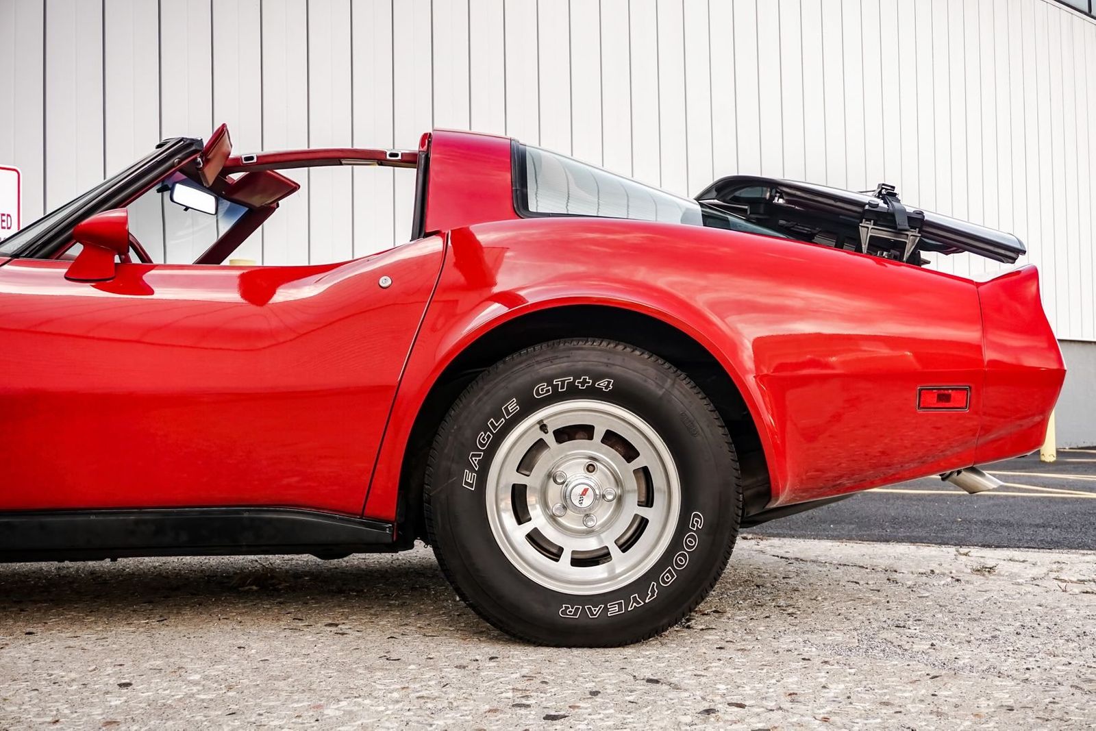 On-Board T-Top Storage: 1982 Chevrolet Corvette