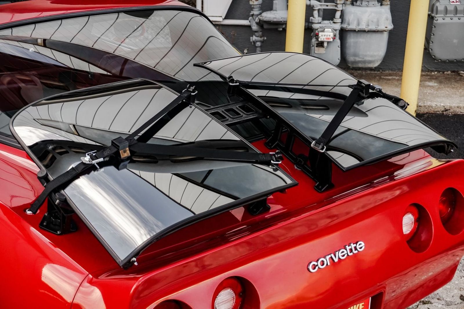 On-Board T-Top Storage: 1982 Chevrolet Corvette