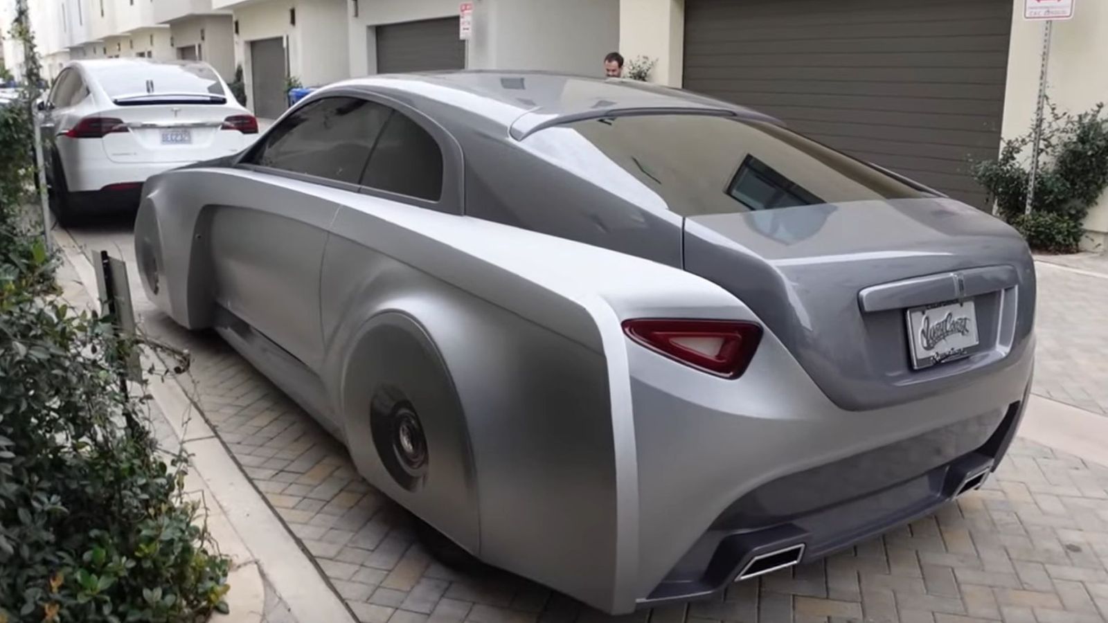 Justin Bieber Floating Rolls-Royce Spotted