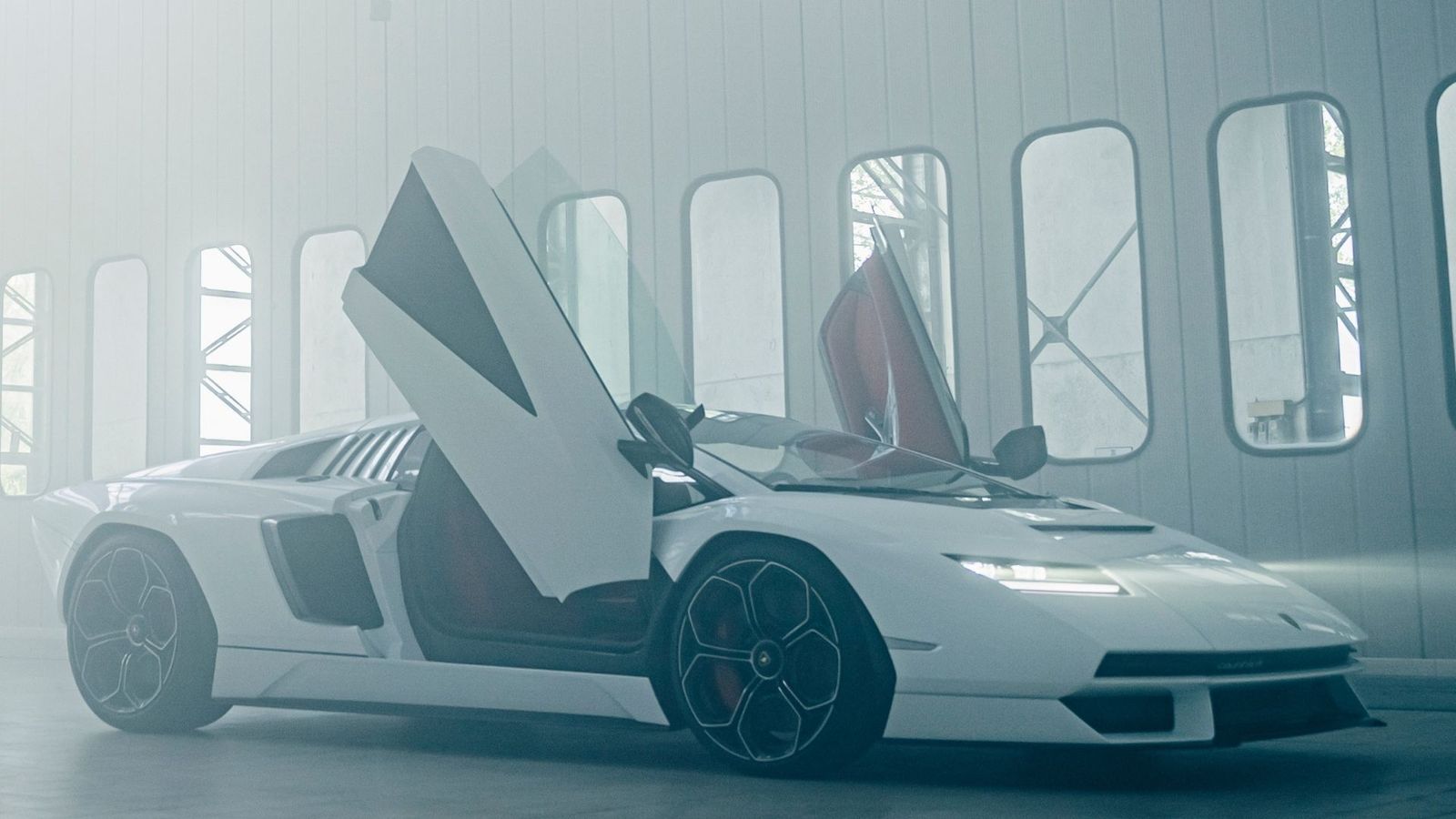 Modern Lamborghini Countach Has Been Revealed