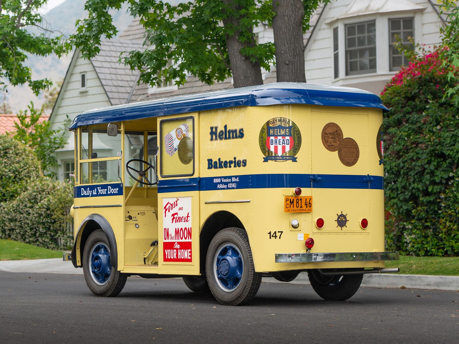 1936 Twin Coach Helms Bakery Delivery Truck