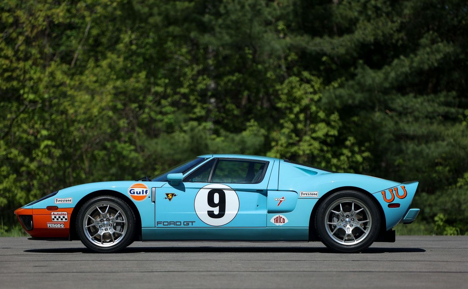 Ultra-Desirable Heritage Ford GT Selling at No Reserve