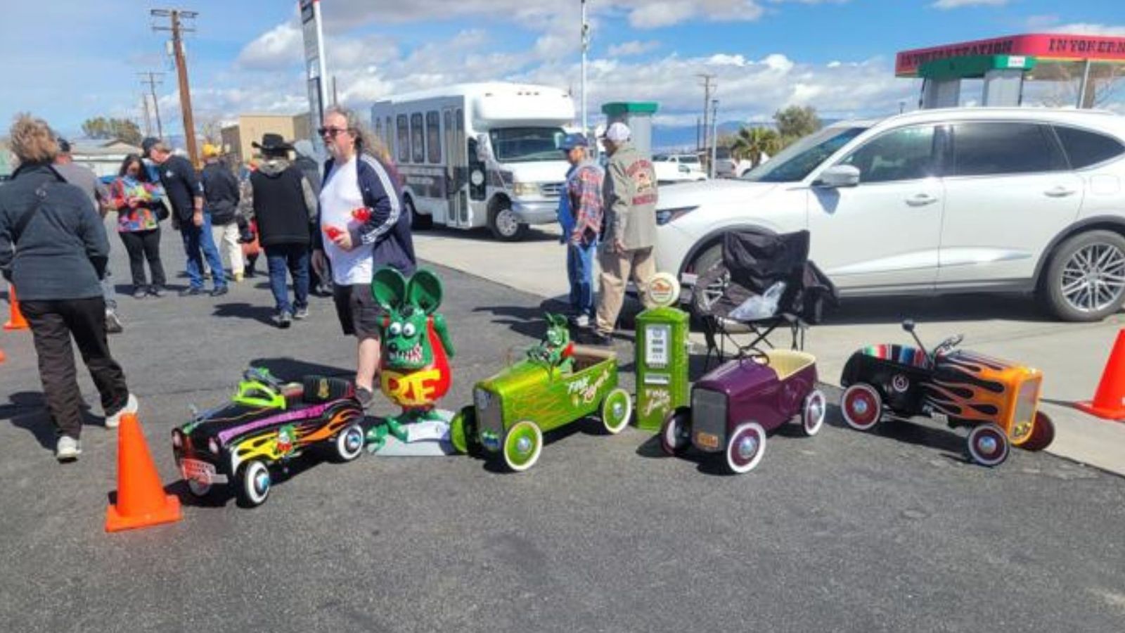 Classic Car Show Raises Funds For Animal Shelter