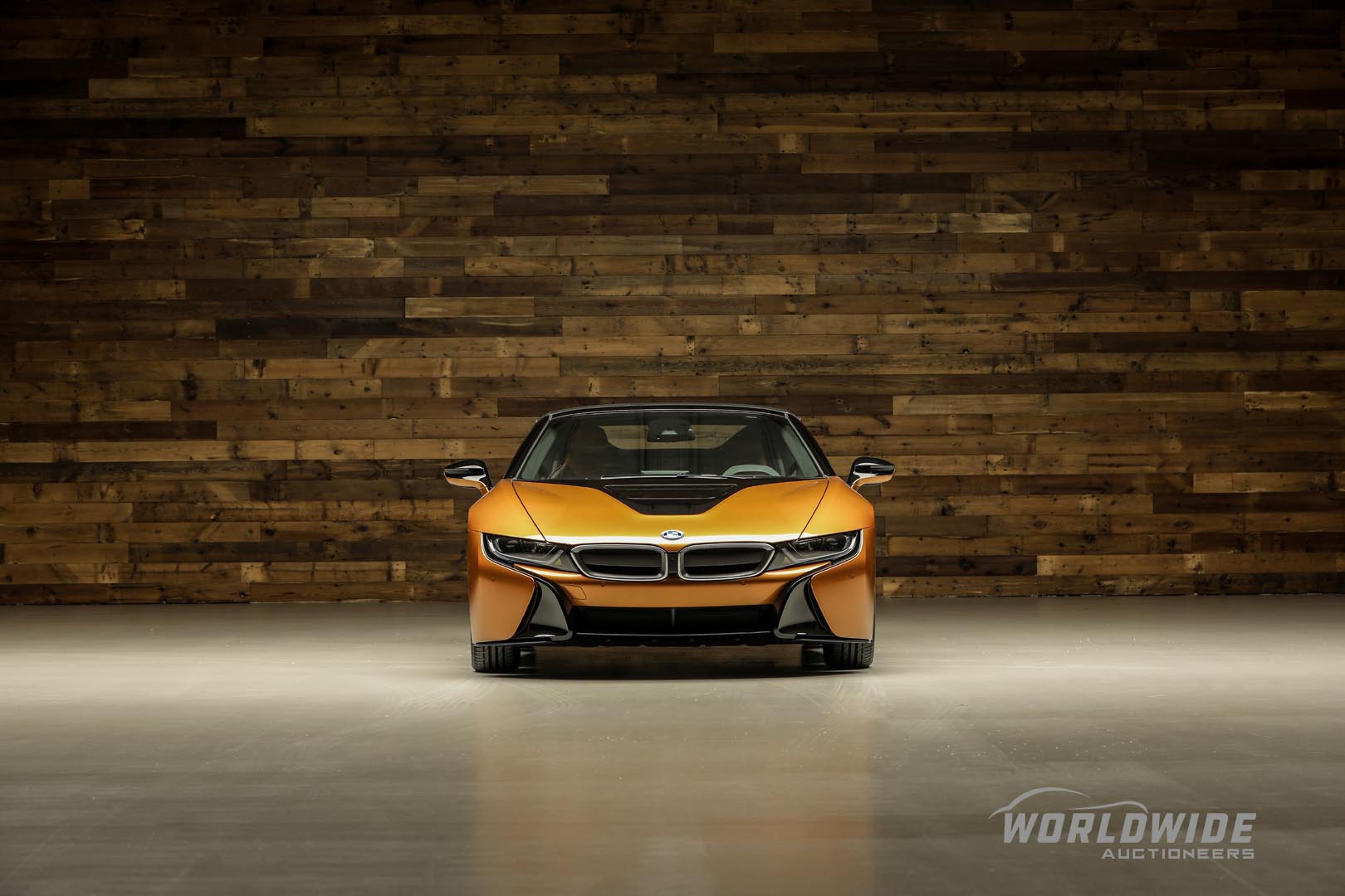 322-Mile 2019 BMW i8 Roadster Is Selling At Worldwide