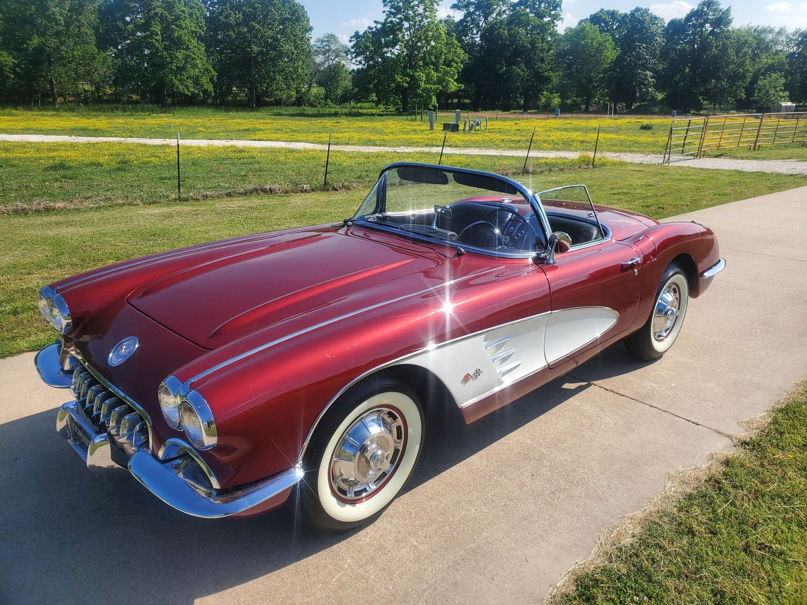 Maple Brothers Oklahoma City Is Featuring Two 1960 Corvettes