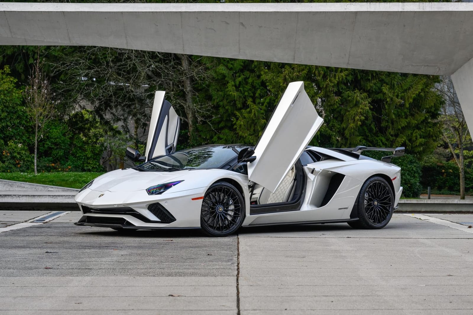 PcarMarket Is Selling This Stunning Lamborghini Aventador