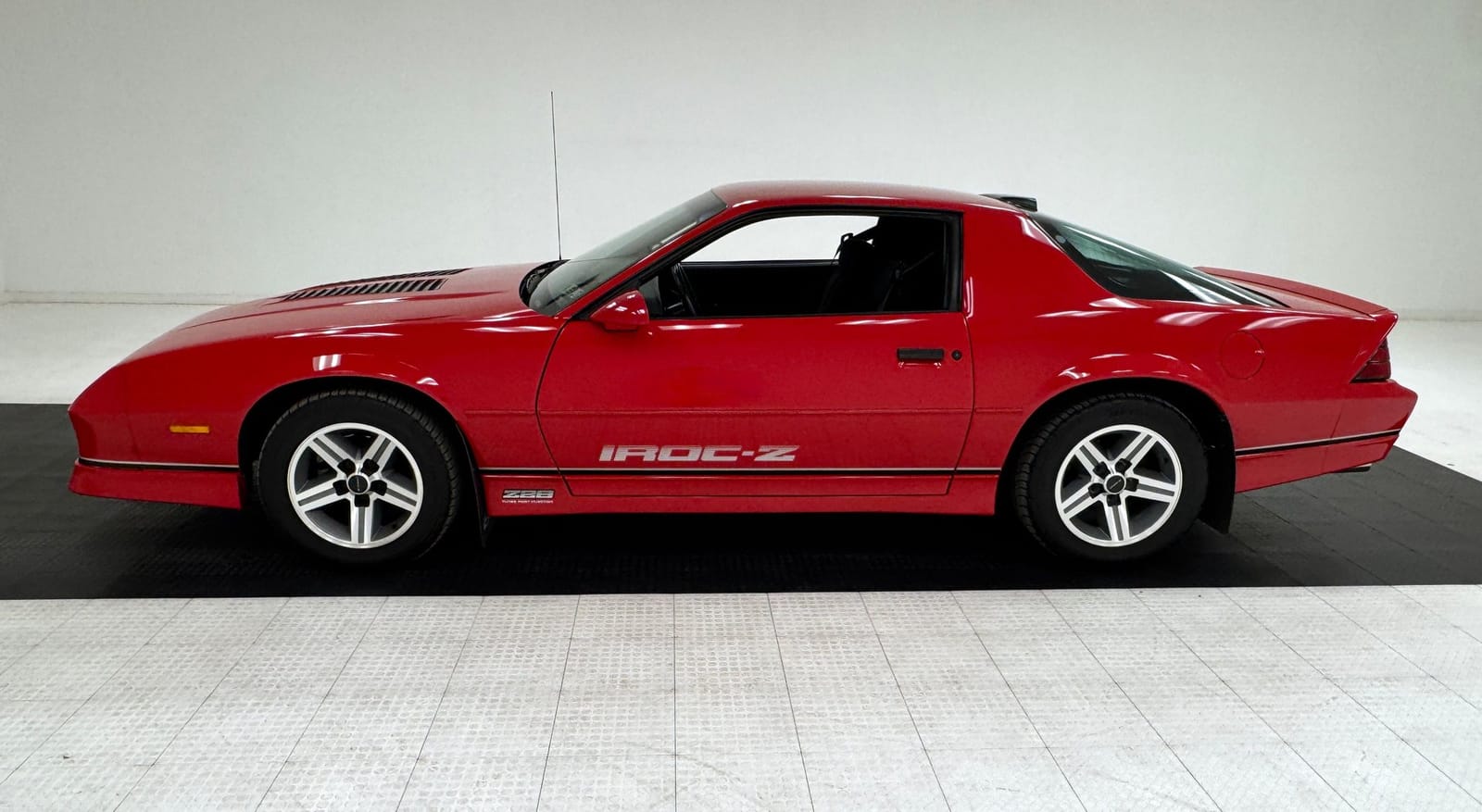 Low-Mile 1986 Chevrolet Camaro IROC-Z28 Offered as Collector-Grade Example