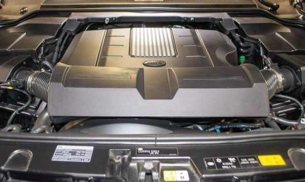 Off-Road In Luxury With A 2016 Land Rover LR4 HSE