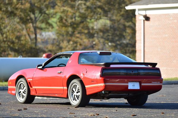 Enjoy The Third-Gen F-Body Boom In This 1986 Trans Am