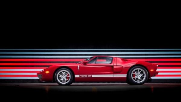 2005 Ford GT Brings American Super Car Performance