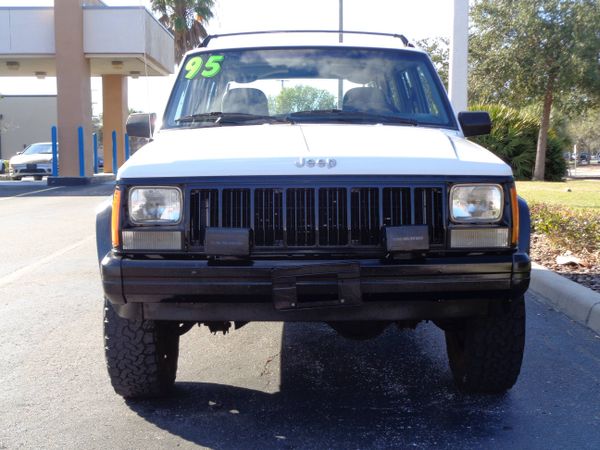 1995 Jeep Cherokee Provides Both Style And Performance